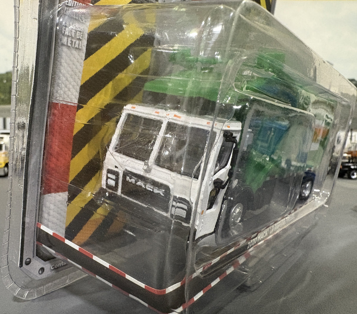 1/64 Greenlight S.D Trucks 2020 Mack Lr Refuse Truck White/Green New O – TUFFTRUCKS SCALE MODELS