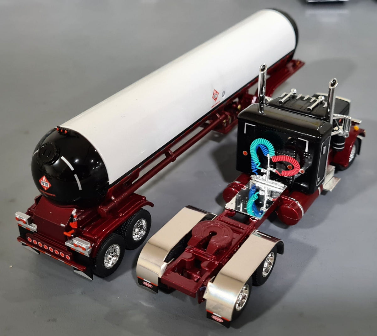 1/64 Dcp / First Gear Peterbilt 359 Maroon And White With Lpg Tanker T – TUFFTRUCKS SCALE MODELS