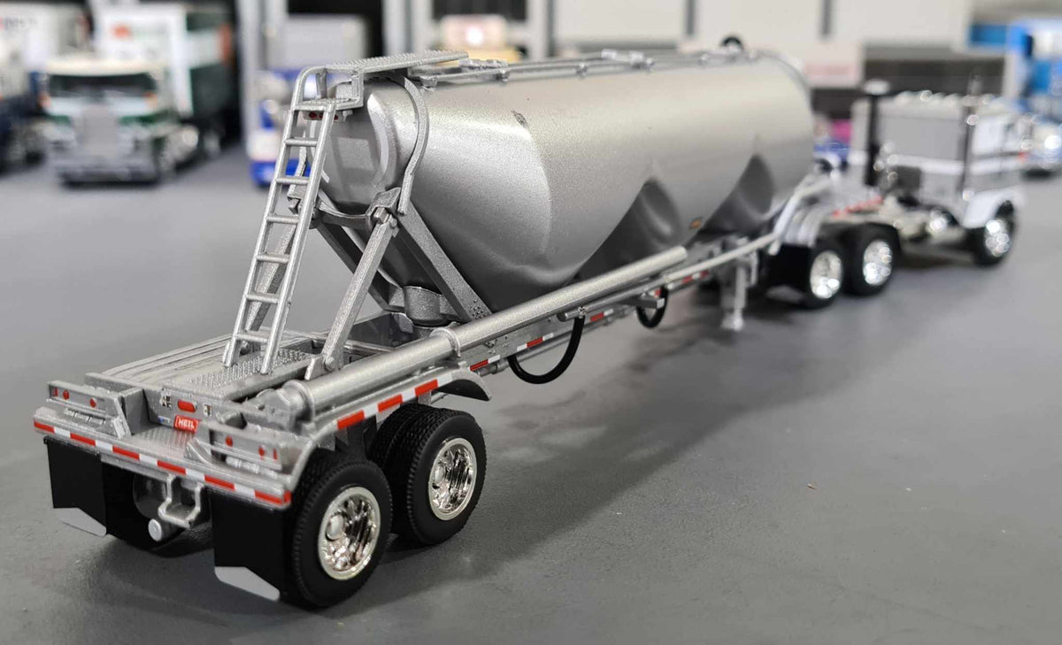 1/64 DCP FREIGHTLINER COE IN WHITE/SILVER WITH 3 DROP PNEUMATIC TANKER ...