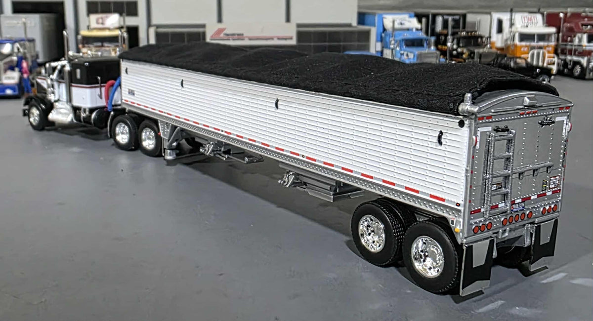 Dcp / First Gear 1/64 Kenworth W900A In Black/White/Red With Grain Tra ...