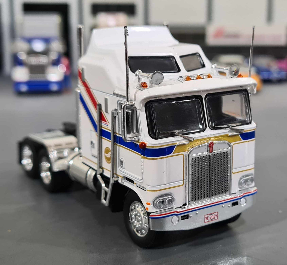 1/64 Scale Ixo K100 Aerodyne Kenworth Bicentennial Prime Mover ...