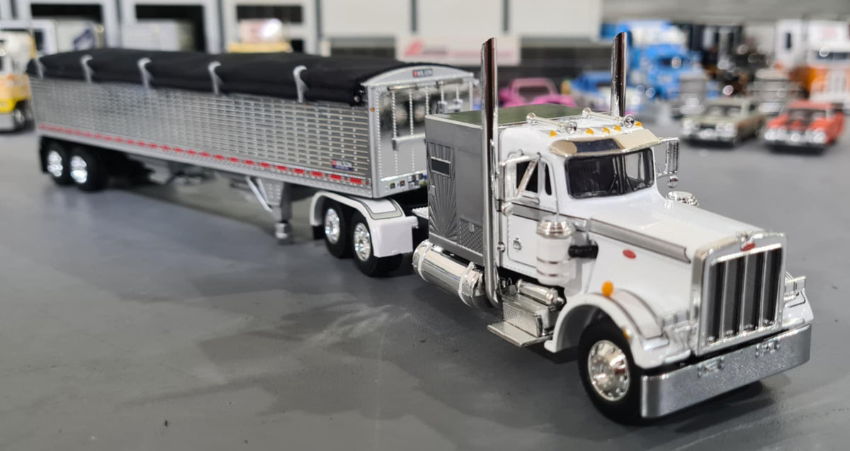 1/64 Dcp / First Gear Peterbilt 359 White And Chrome With 43Ft Grain T ...