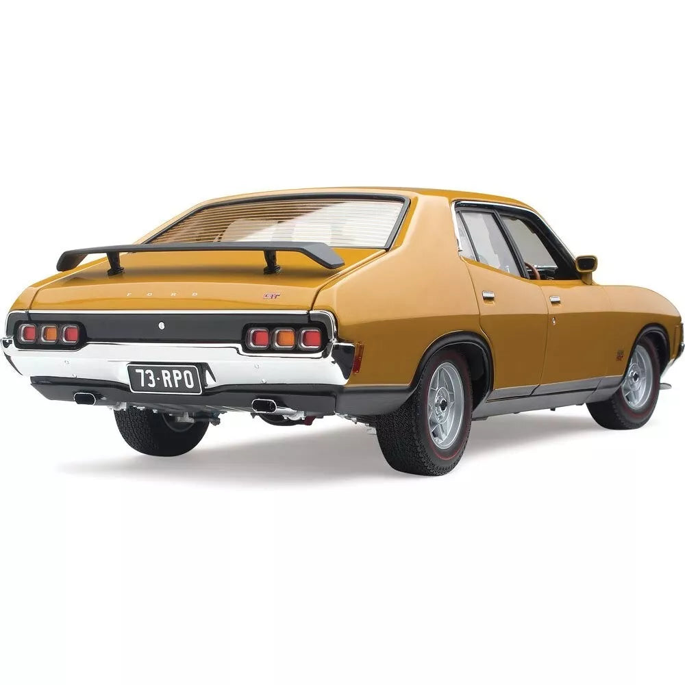 1/18 Ford Xa Falcon Rpo83 Sedan Summer Gold Classic Collectables New I ...