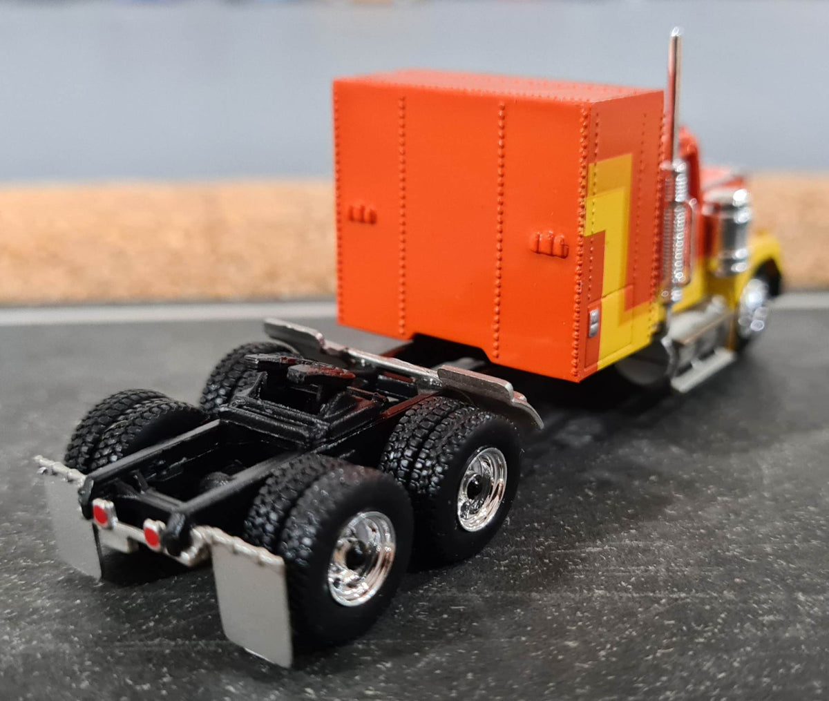 1/87 SCALE BREKINA HO GMC ORANGE AND YELLOW – TUFFTRUCKS SCALE MODELS